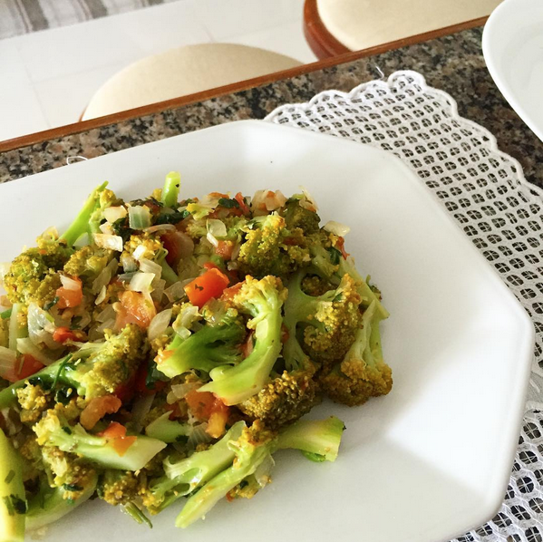 Brócolis refogado com tomate - Saúde Fortaleza